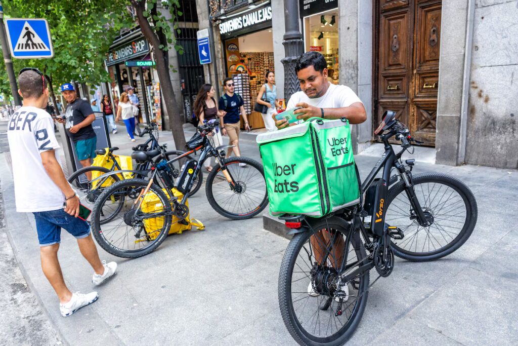 Uber Eats destina 130 millones para cubrir posibles multas por su ...